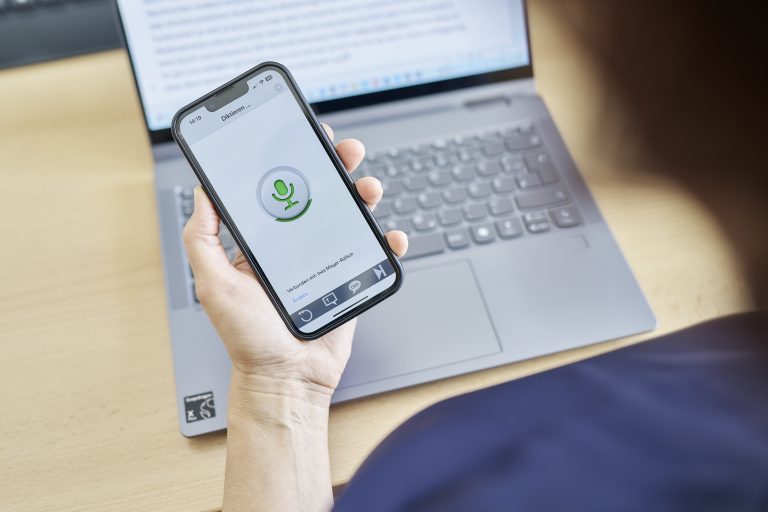 Solventum™ Fluency Direct™ - Spracherkennung für Ärzte